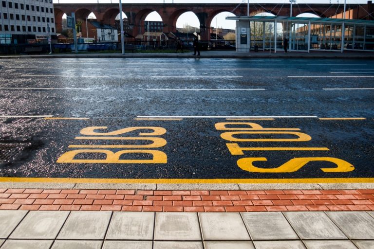 Flix-Greyhound Extends Lease at Chicago Bus Terminal Amid Growing ...